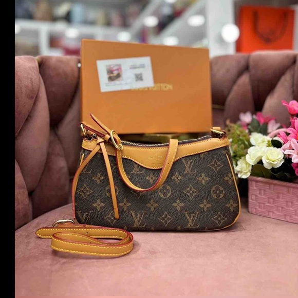 Bags | Nice Hand Bag | Poshmark